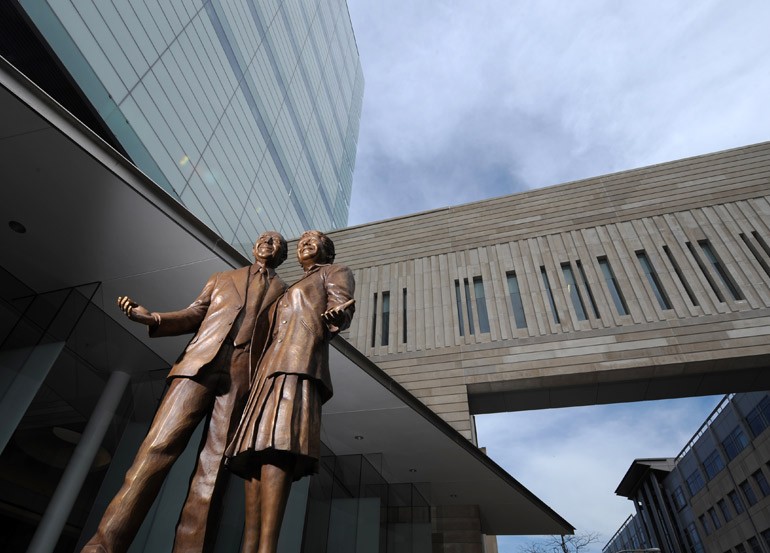 Gwen and Jules Knapp Center for Biomedical Discovery | Explore the ...