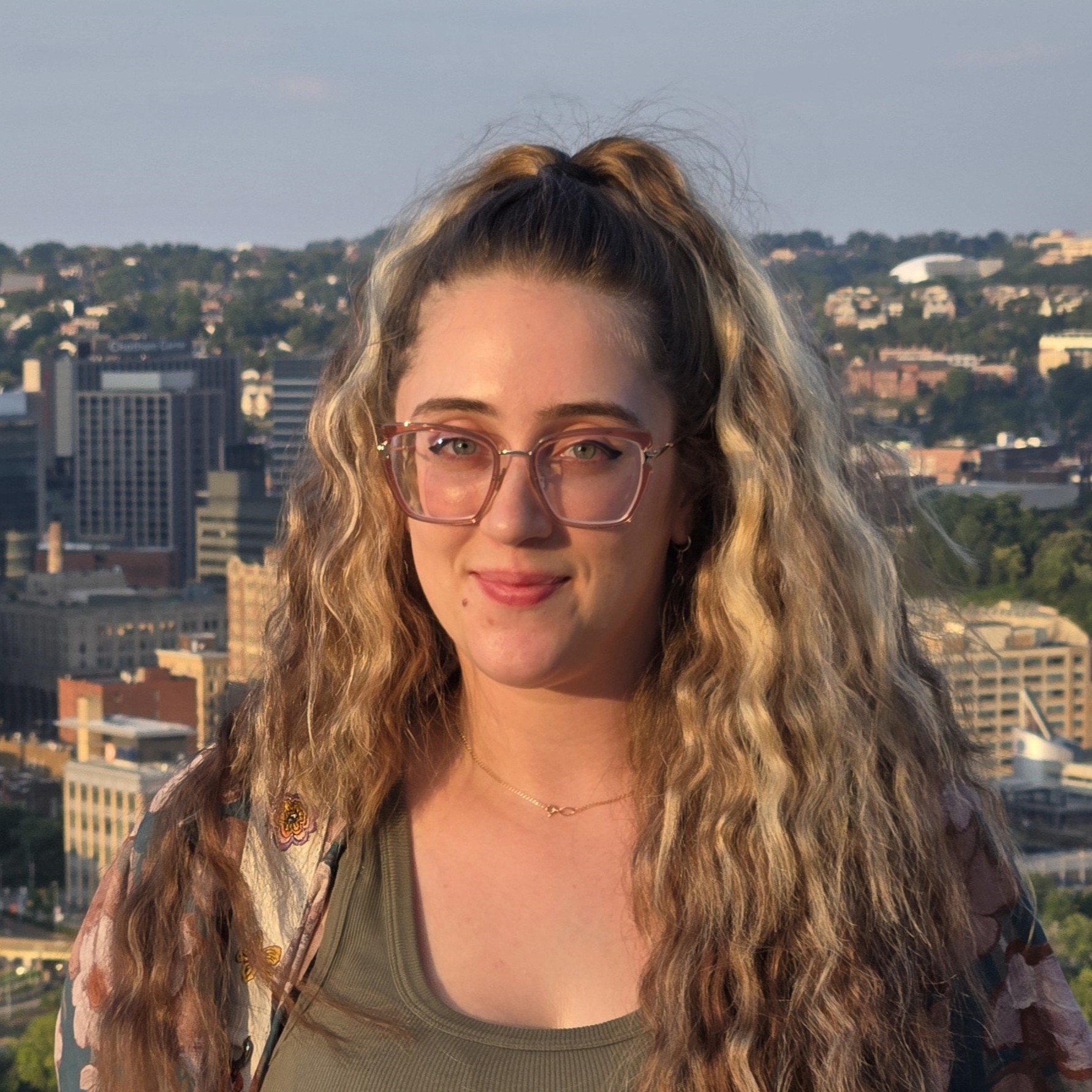 Mariya Savinov | The James Franck Institute | The University of Chicago