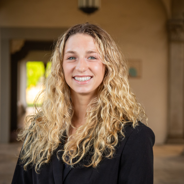 Elizabeth Field | Department of Physics | The University of Chicago